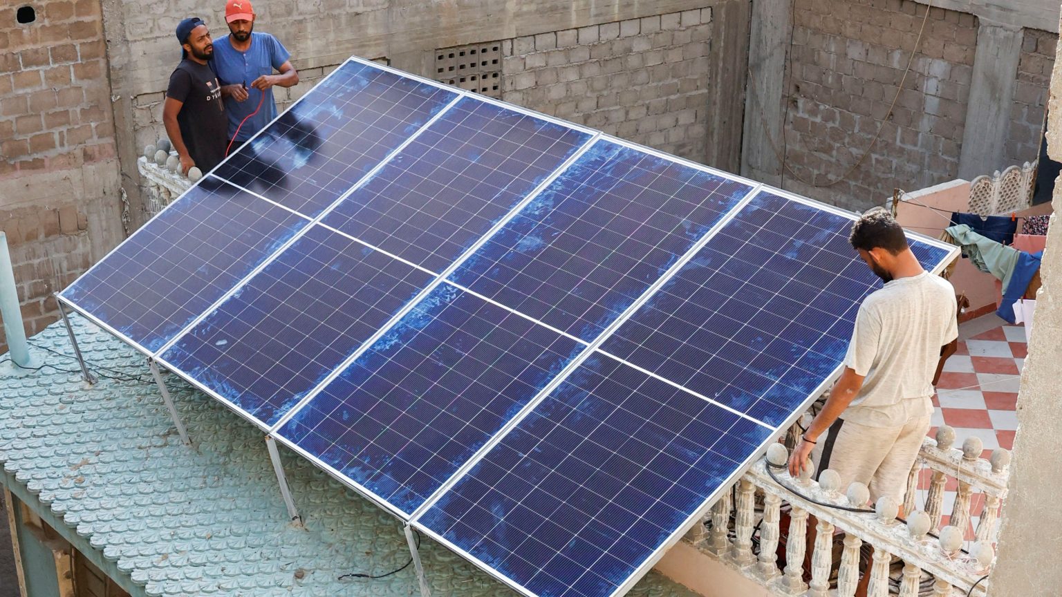 Net‑Metering Program Ends in Pakistan, Hitting Solar Panel Users Hard ...